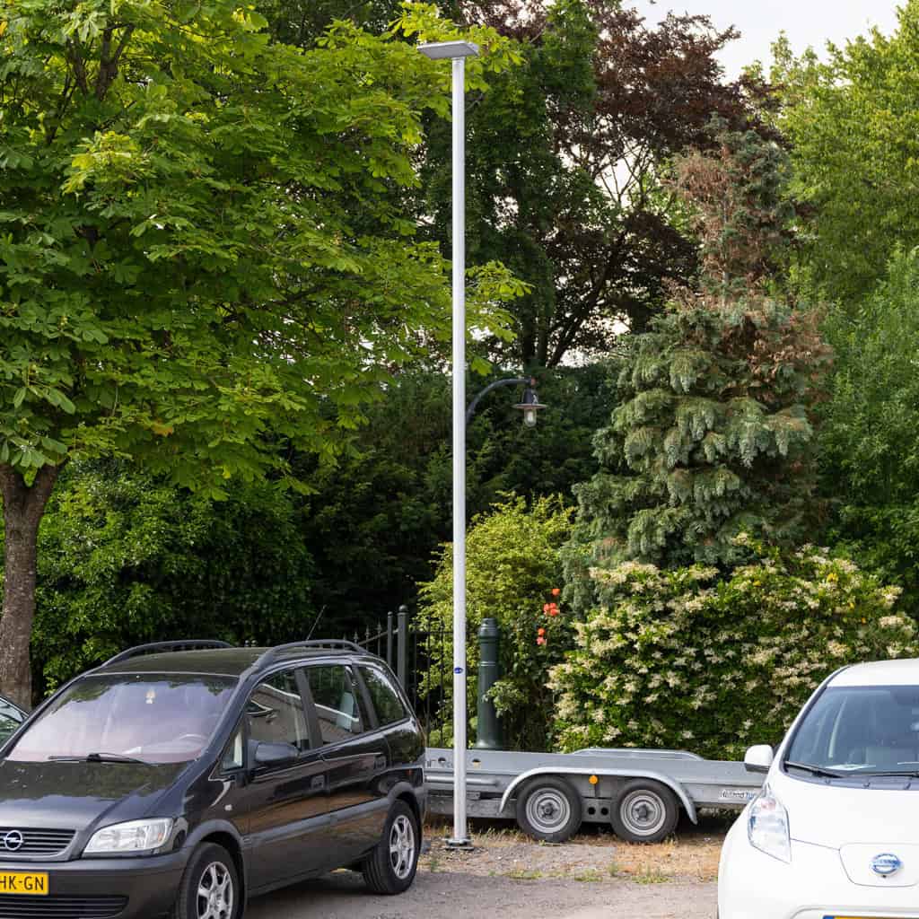 Kantelbare terrein lichtmast - 8 meter – Standaard met kantelanker ...