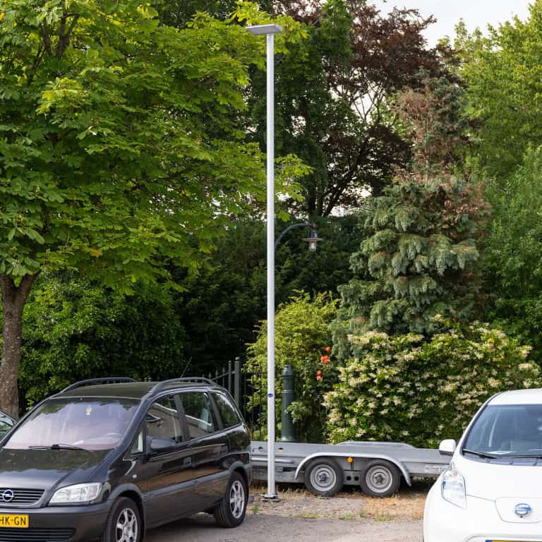 Kantelbare terrein lichtmast - 6 meter – In alle RAL kleuren mogelijk ...
